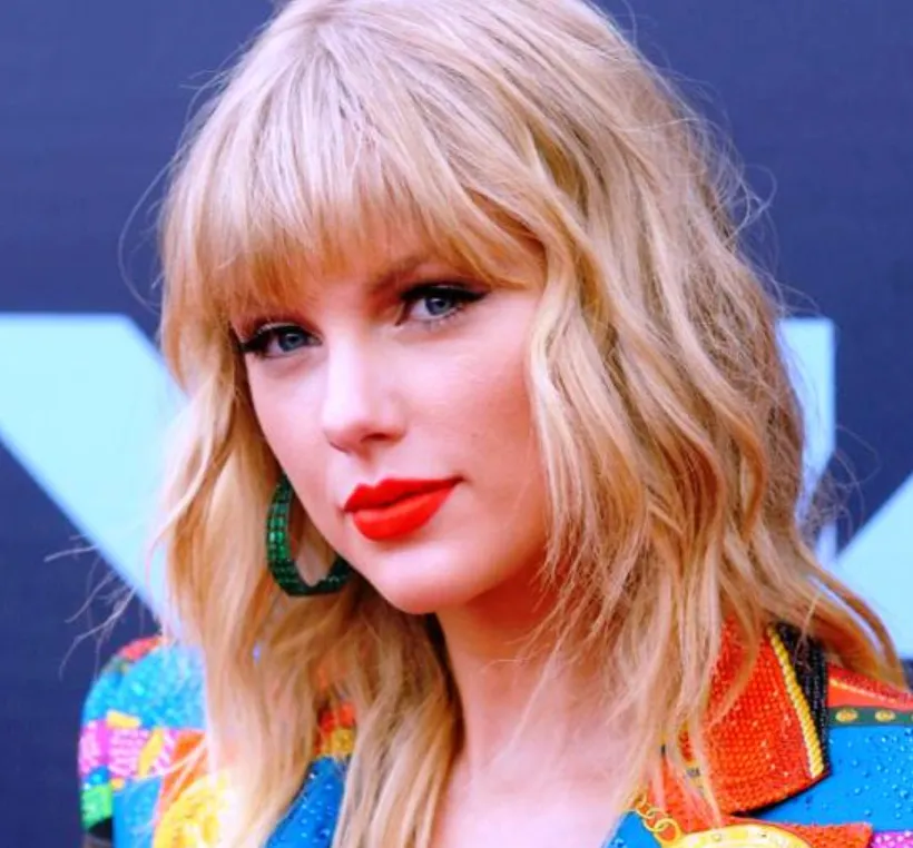Taylor.Swift Age, Height, Weight, Net Worth, Career, And More - Info ...