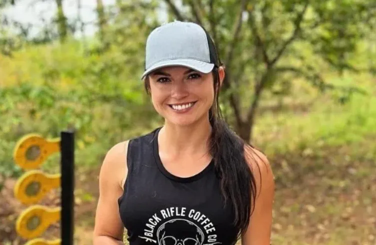 Hannah Barron Age, Height, Weight, Net Worth, Career, And Full Bio - Info Top Bio