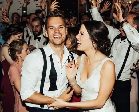 Justin Flom Wife, Height, Weight, Net Worth, Age, Career And Full Bio ...