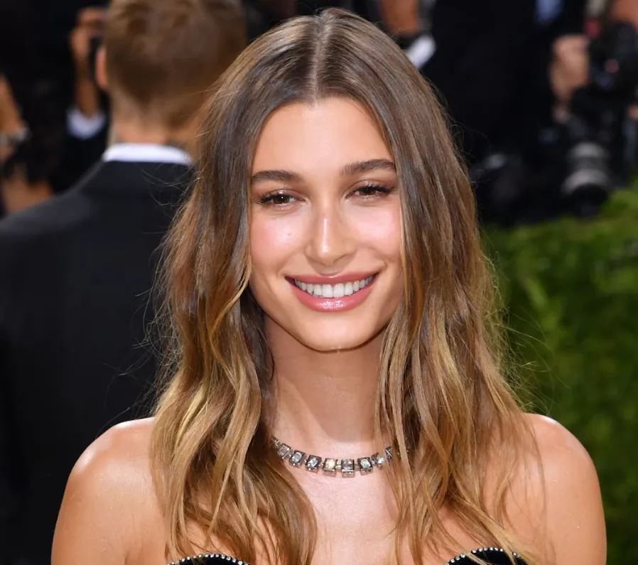 Hailey Bieber Height, Age, Weight, Net Worth, Career And Full Bio ...