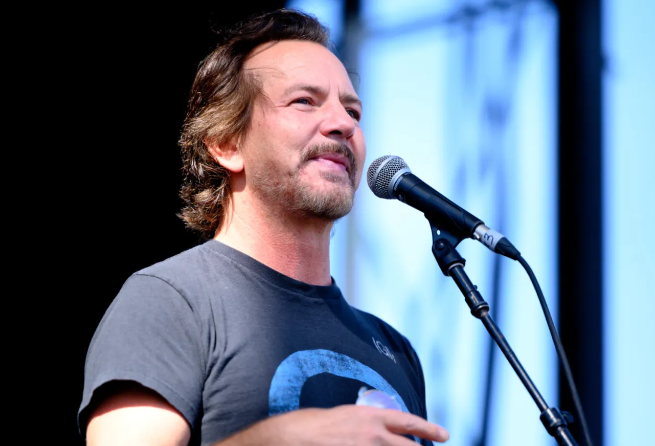 Eddie Vedder Age, Biography, Net Worth, Lifestyle, and Untold Facts in ...