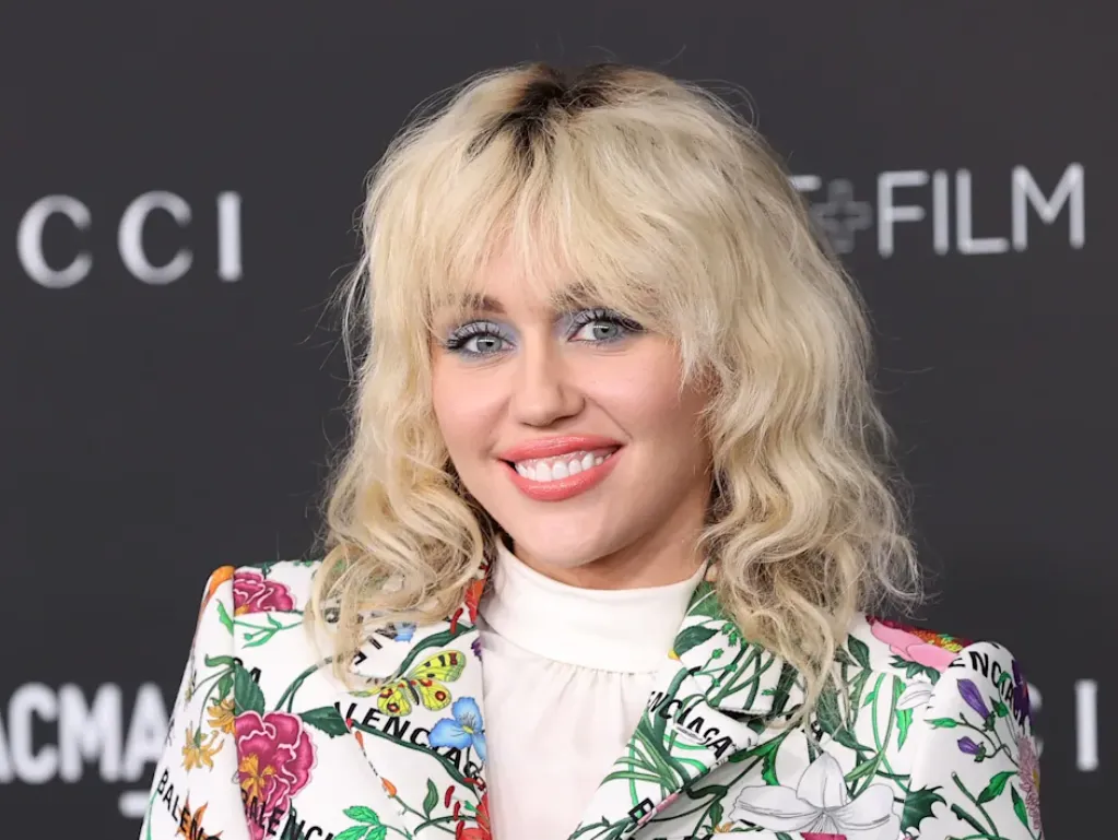 Avery Cyrus Age, Biography, Career, and Life Facts: Everything You Need ...
