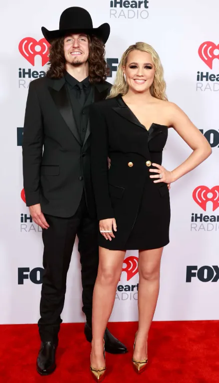 Gabby Barrett Husband, Age, Height, Weight, Net Worth, Career, And Full ...