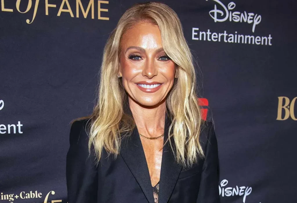 Kelly Ripa Height: A Complete Biography, Career, Net Worth & Lifestyle ...